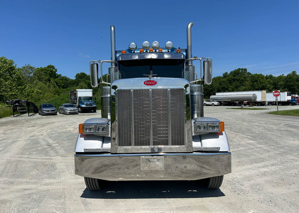 2007 PETERBILT 379 W/29K MILES ON OVERHAUL